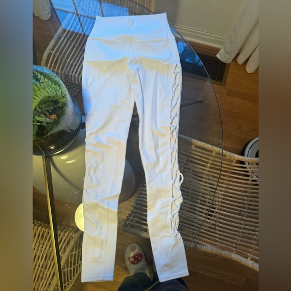 ALO Yoga | Pants & Jumpsuits | Alo Yoga White Interlace Leggings | Poshmark